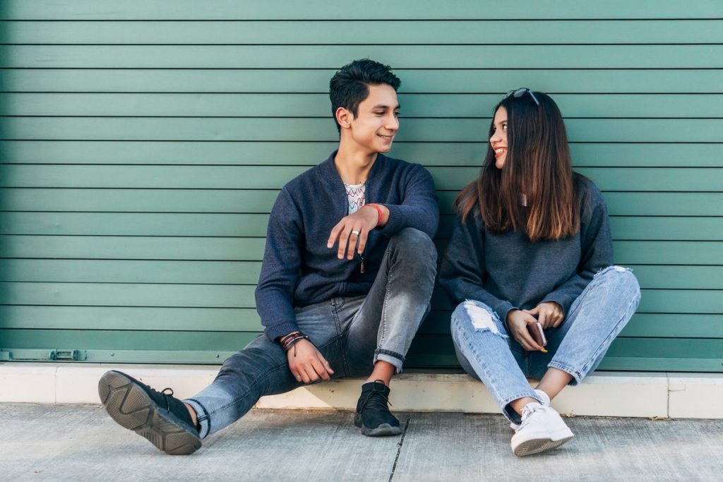 More Than Friends but Not Boyfriend and Girlfriend - LoneMind